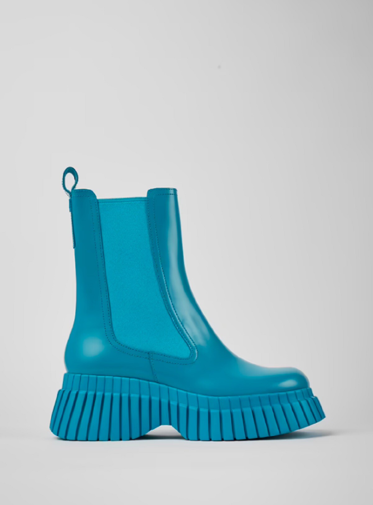 Con la vuelta del mal tiempo solo queremos llevar estas llamativas ...