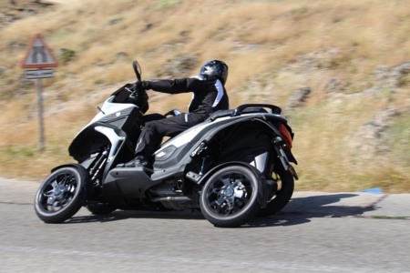 Quadro4, así es la curiosa experiencia de conducir el único scooter de ...