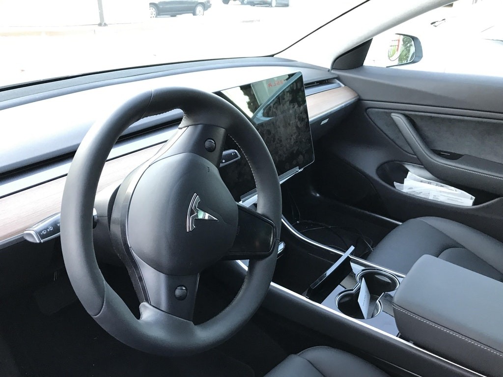 Nuevas fotos del Tesla Model 3 nos dejan ver en todo esplendor la ...