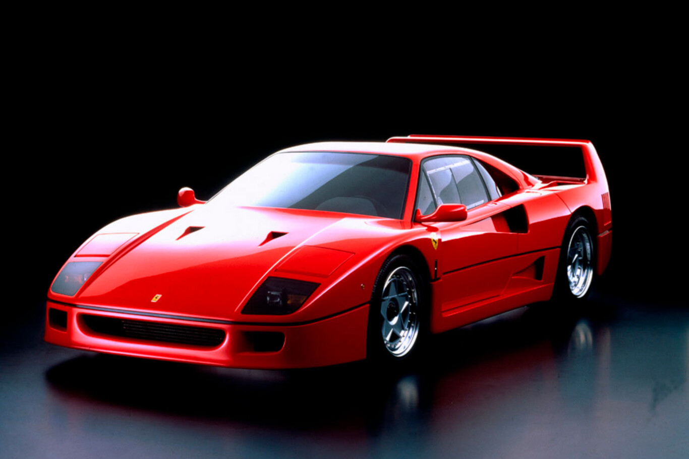 Un Ferrari F40 de 700.000 dólares pasó una década aparcado en un garaje ...