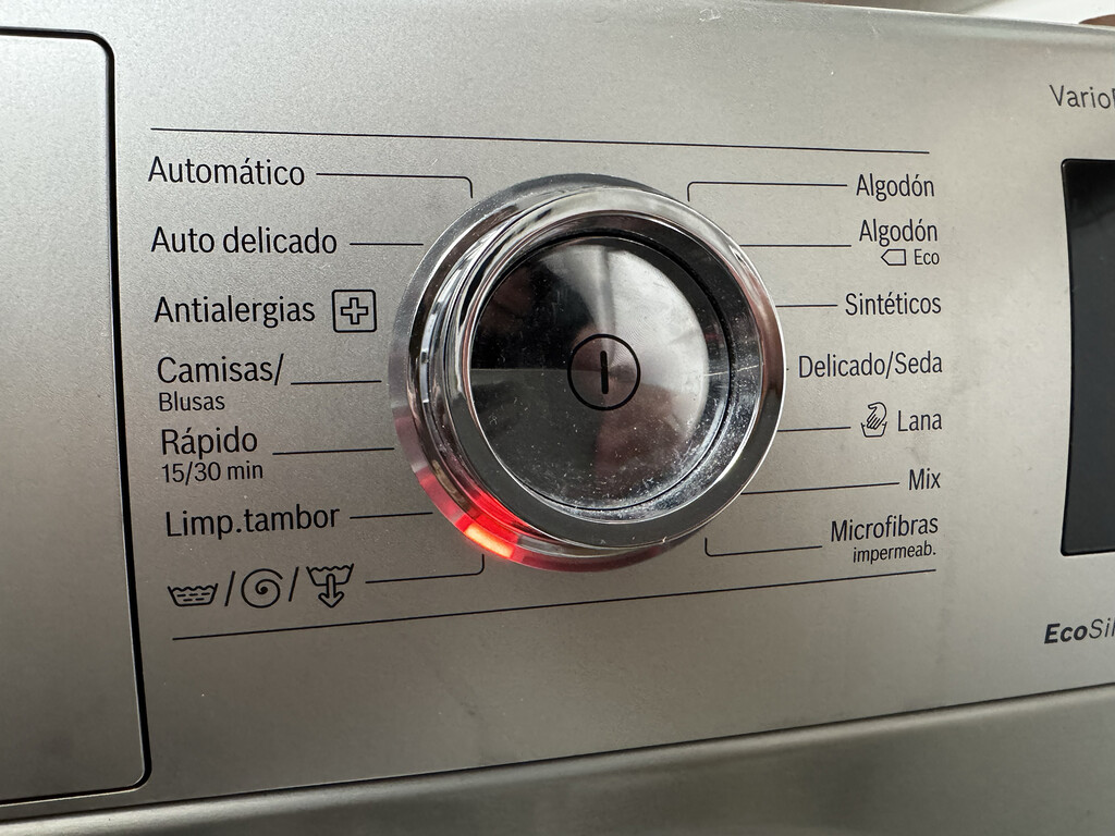 Símbolos de la lavadora: Qué significan y cómo usarlos para evitar daños en tu ropa