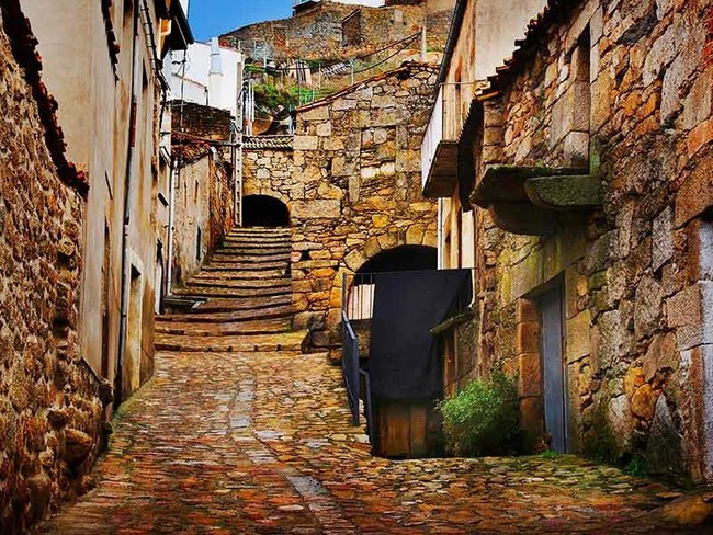 El pueblo medieval que enamoró a Unamuno con sus calles de piedra y ...