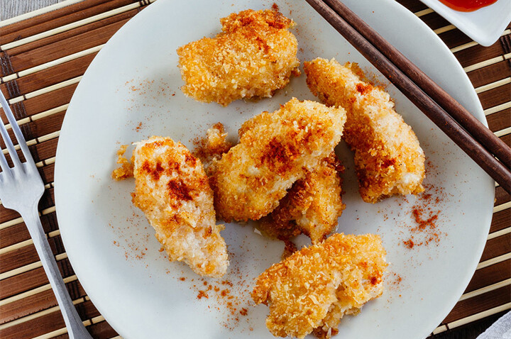 Pollo frito al coco. Receta fácil de carne blanca