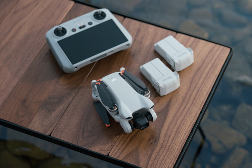 DJI Mini 3: el dron ultraligero sube el nivel en vídeo y autonomía