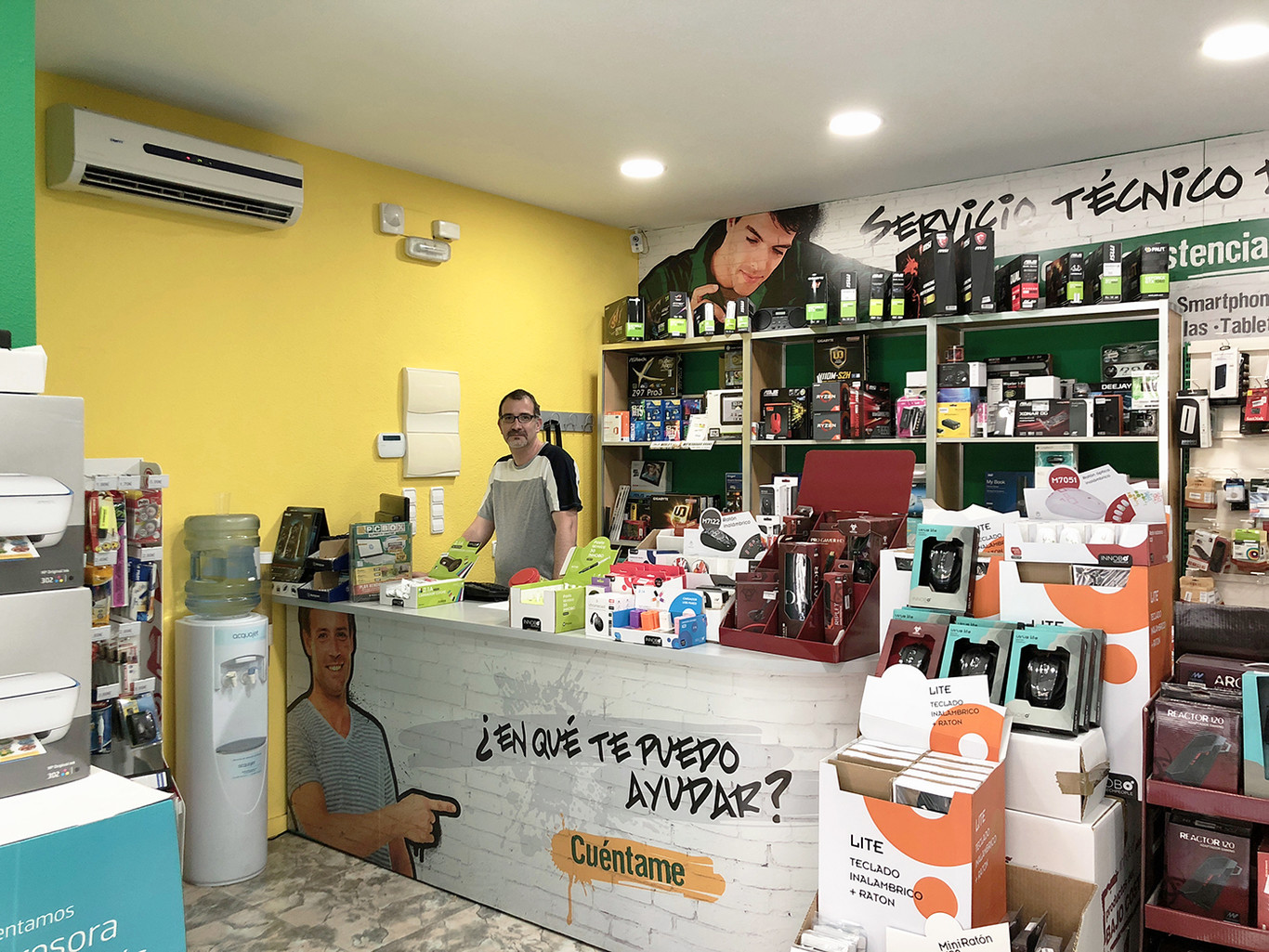 A pesar de Amazon, MediaMarkt y PCComponentes, mi tienda de informática ...