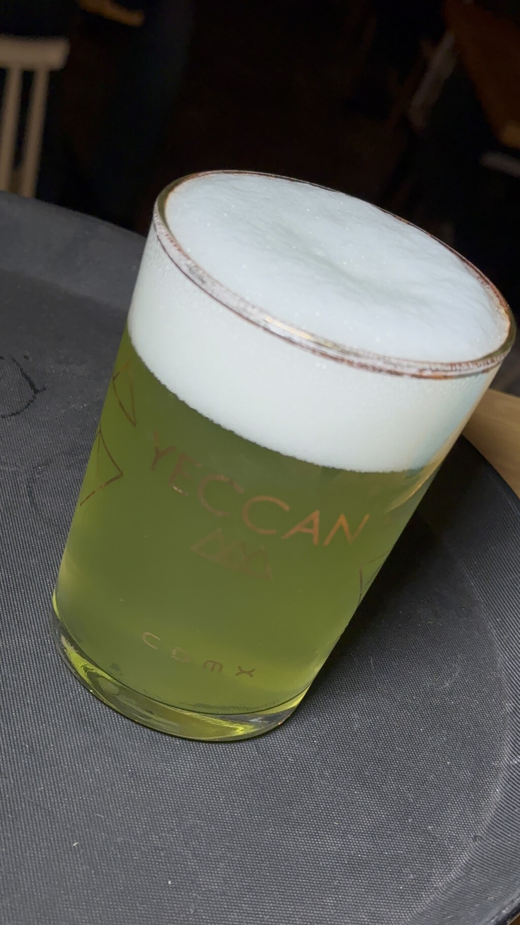 Descubre este bar secreto de CDMX con más de 50 chelas y un menú ...