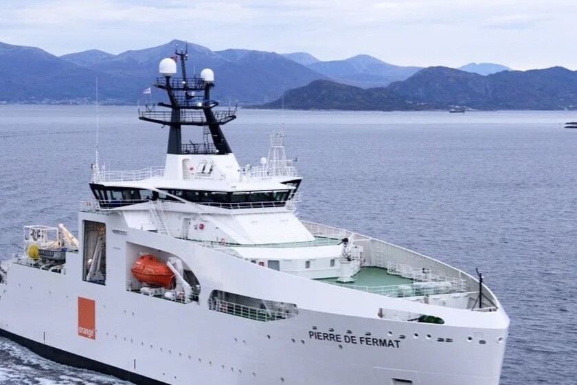 El primer cable transatlántico submarino propiedad de Meta une Estados ...