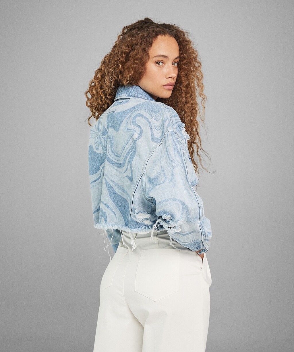 Bershka va más allá en el mundo de la personalización y lanza la ...