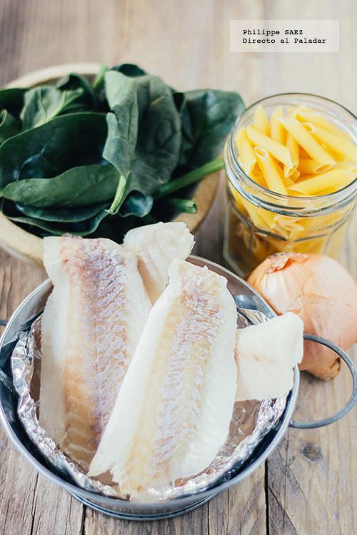 Pasta con pescado y espinacas. Receta