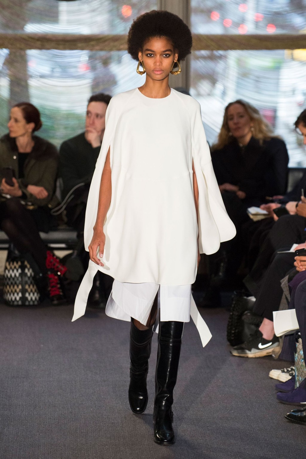 Estas modelos de raza negra lucen su melena afro en la NYFW: es la era ...