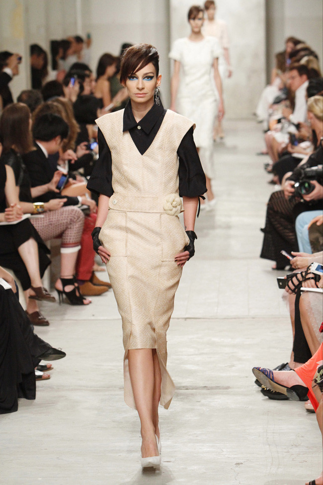 Amanda Sanchez es la modelo con más desfiles de Chanel y es una ...