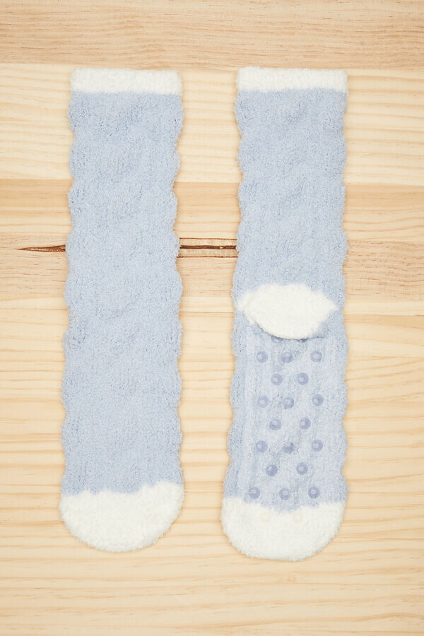Calcetines fluffy calentitos y polares para andar por casa sin pasar ...