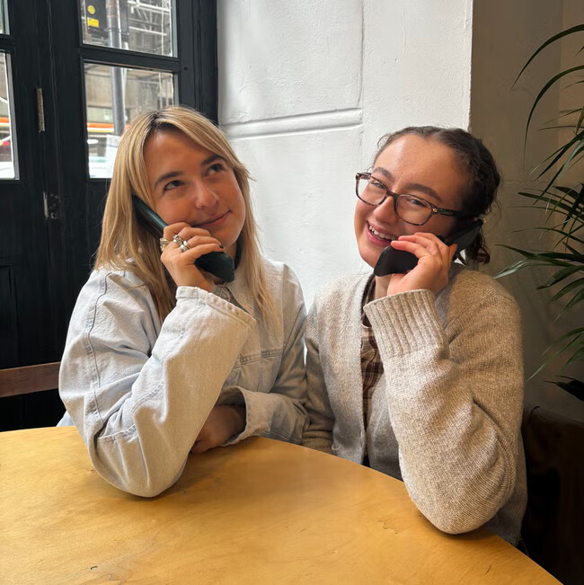 Una millennial, un gen X y una gen Z cambiaron su celular por un ...