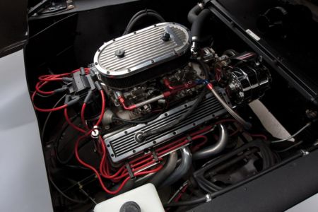 A la venta la moto de Batman y una réplica del Batmóvil de 1966