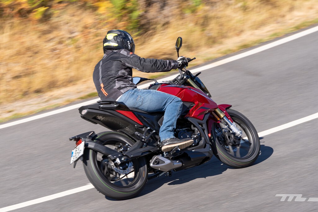 Probamos las 125 cc de Cyclone: sin subirse de los 3.000 euros quedan ...