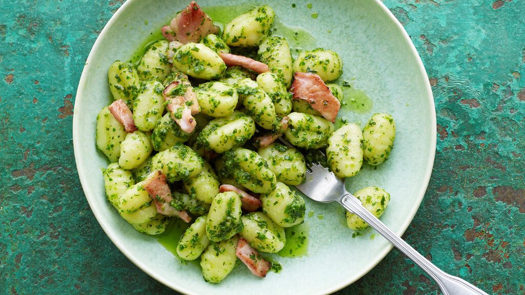 Recetas de Elena Reygadas: cómo hacer Gnocchis de papa con chaya y hoja ...