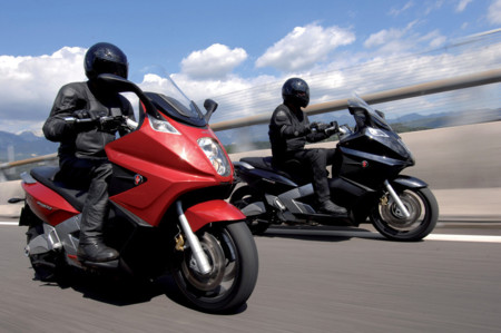 Gilera GP 800 maxi-scooter