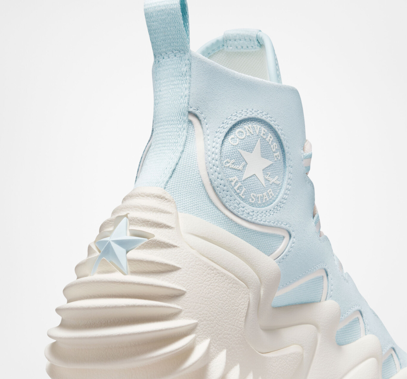 Con plataforma y de color pastel, así son las nuevas Converse que ...