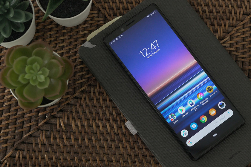 Sony patenta un sistema pop-up para tener altavoces frontales ocultos ...