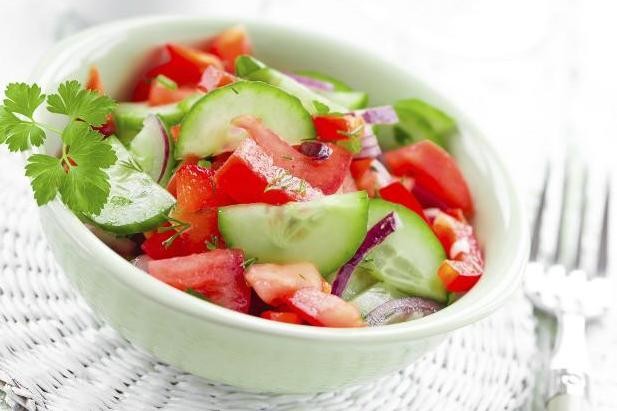 Las verduras y frutas con más agua para comer ligero y sano esta temporada
