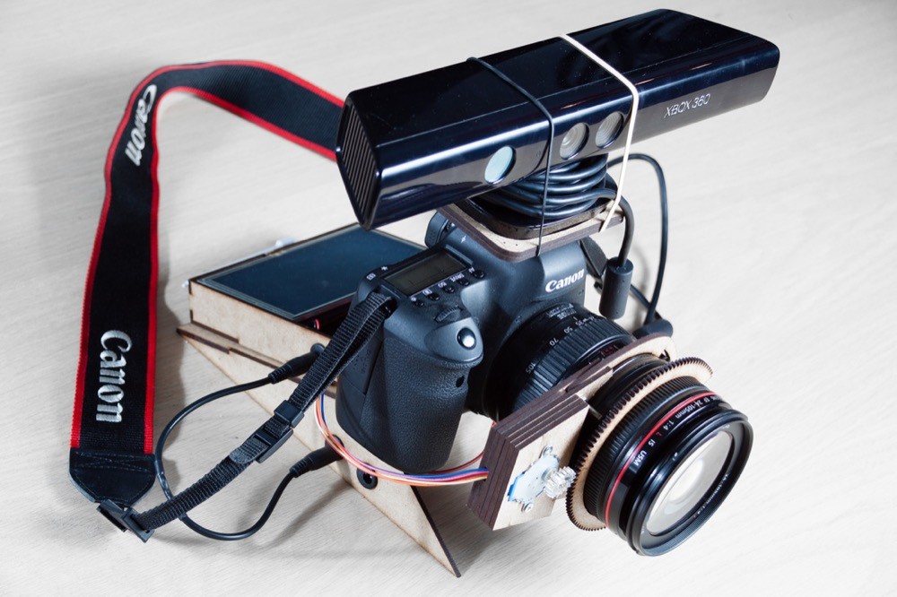 Kinect, Raspberry Pi, corte por láser y una cámara DSLR, una interesante solución para que los ...