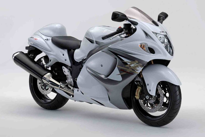 Suzuki Hayabusa 2018 turbo. Nueva lucha por la velocidad y la potencia