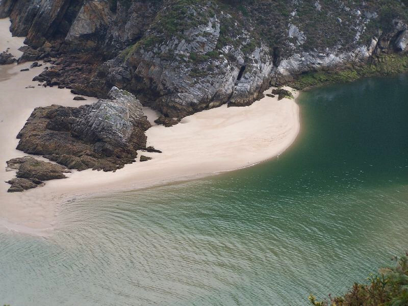 Ni El Sardinero ni Oyambre: esta es la playa virgen con una lengua de ...