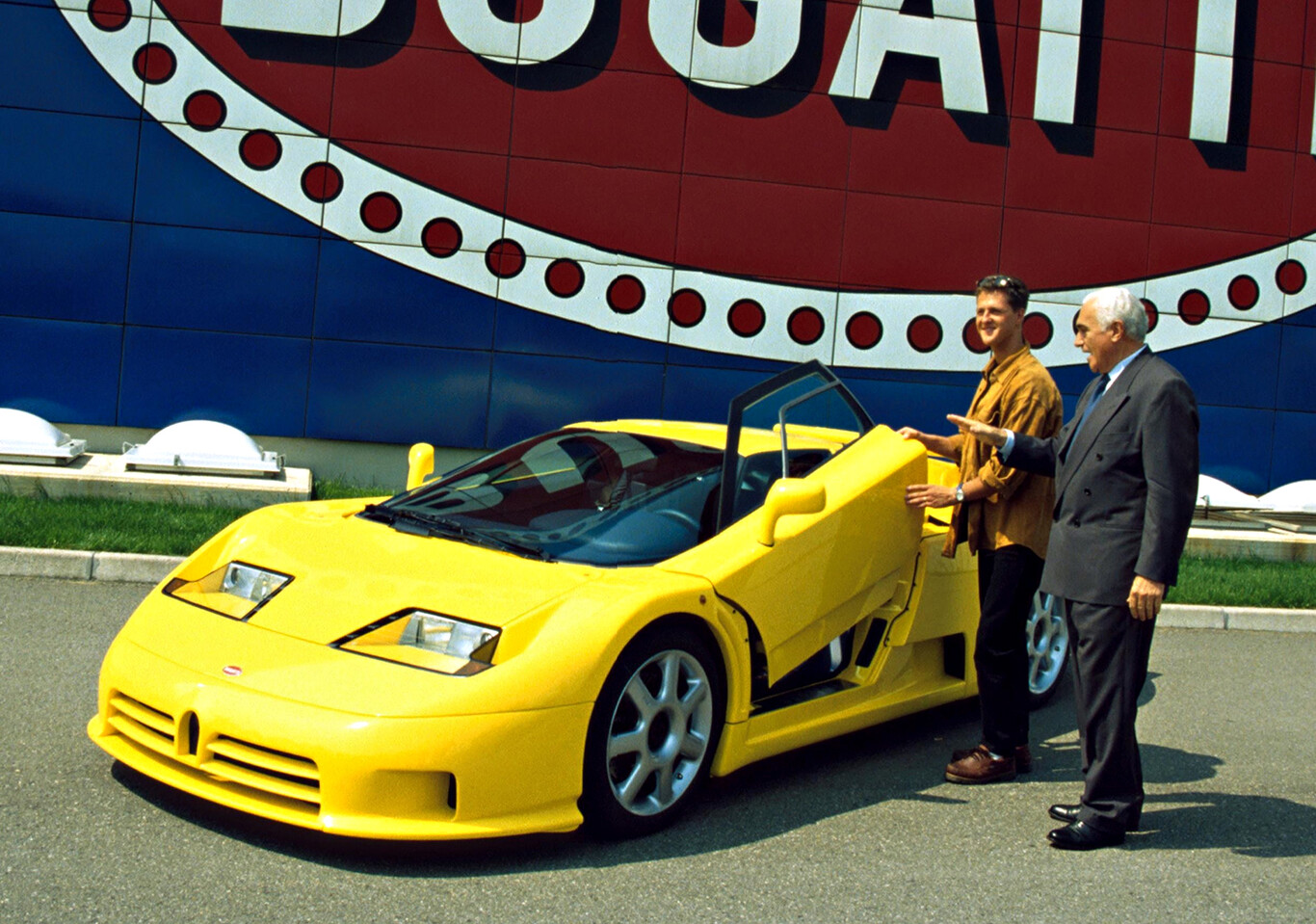 Alguien sacó en secreto un Bugatti EB 110 SS de la quiebra de 1995 y se ...