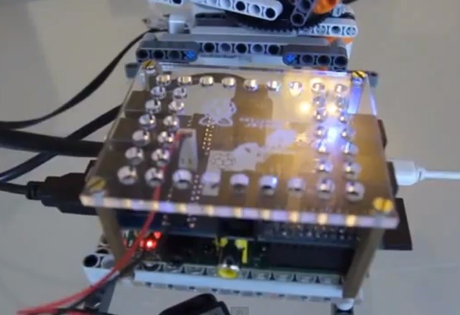 BrickPi permite hacer robots con Lego y la Raspberry Pi