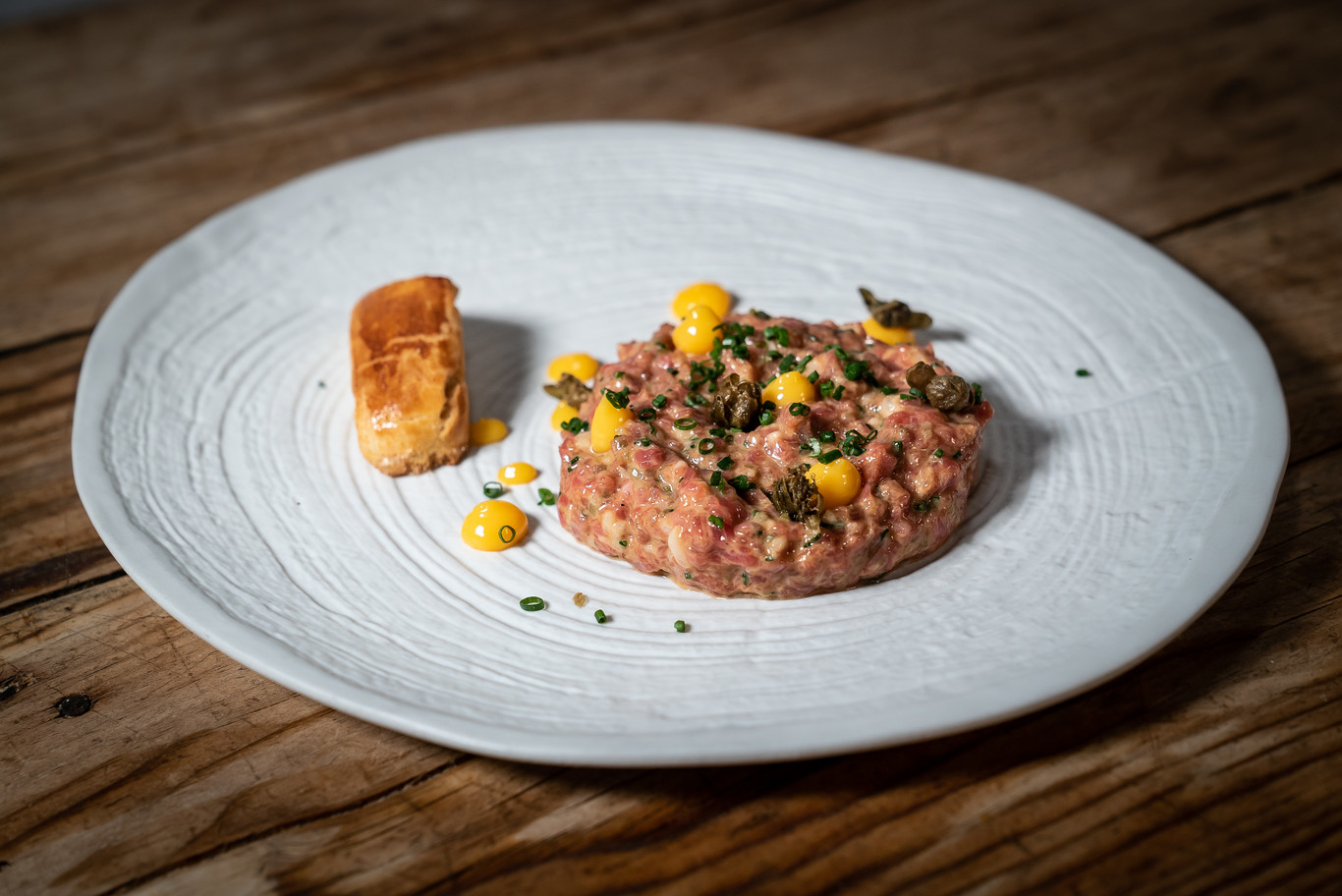 Trucos (de chefs) para lograr el steak tartar perfecto en casa
