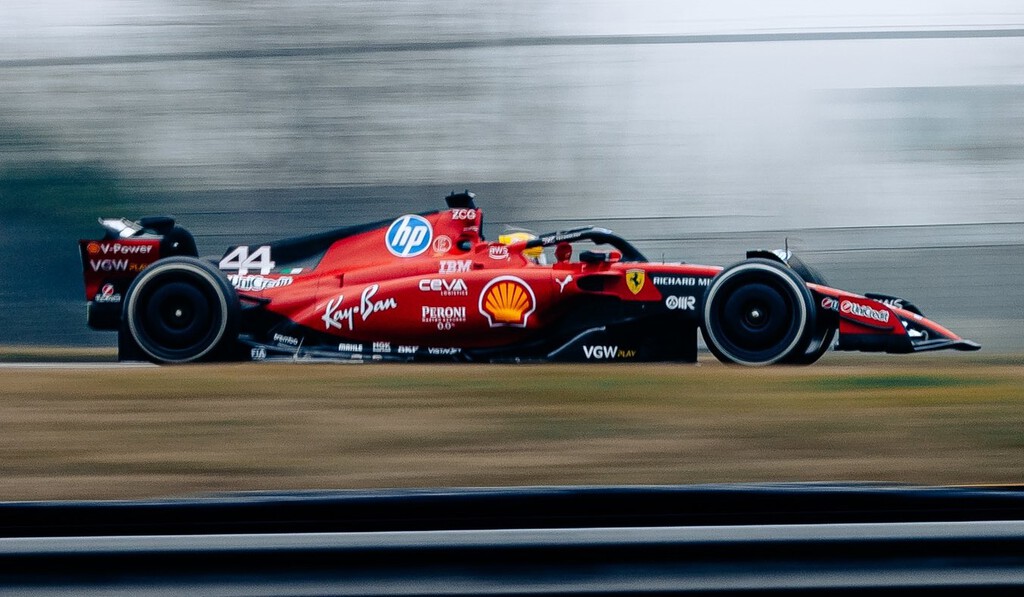 El primer test de Lewis Hamilton con Ferrari acabó en accidente en ...
