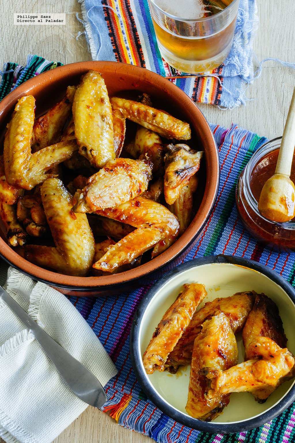 Alitas en adobo de chile chipotle. Receta mexicana