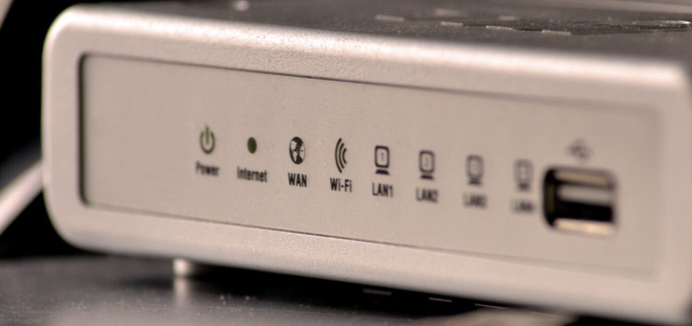 Las luces de aviso del router, sin secretos. Esto es lo que significa ...