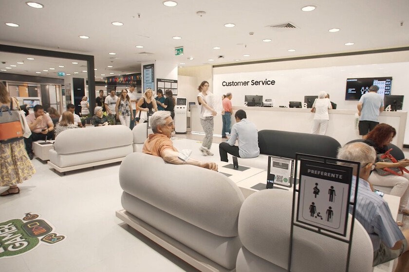 Detalles y curiosidades que no conocías de los centros Samsung Customer ...