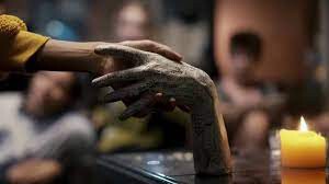 'Háblame' (2023), crítica | Es una revisión del cine de espíritus ...