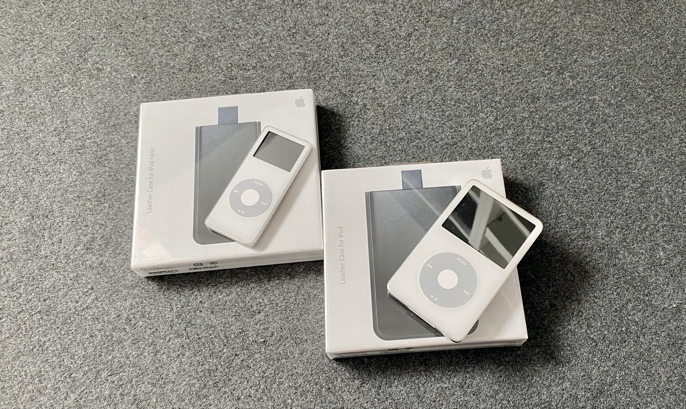 Casi todos los iPod de la historia, el Mac G4 Cube y merchandising ...