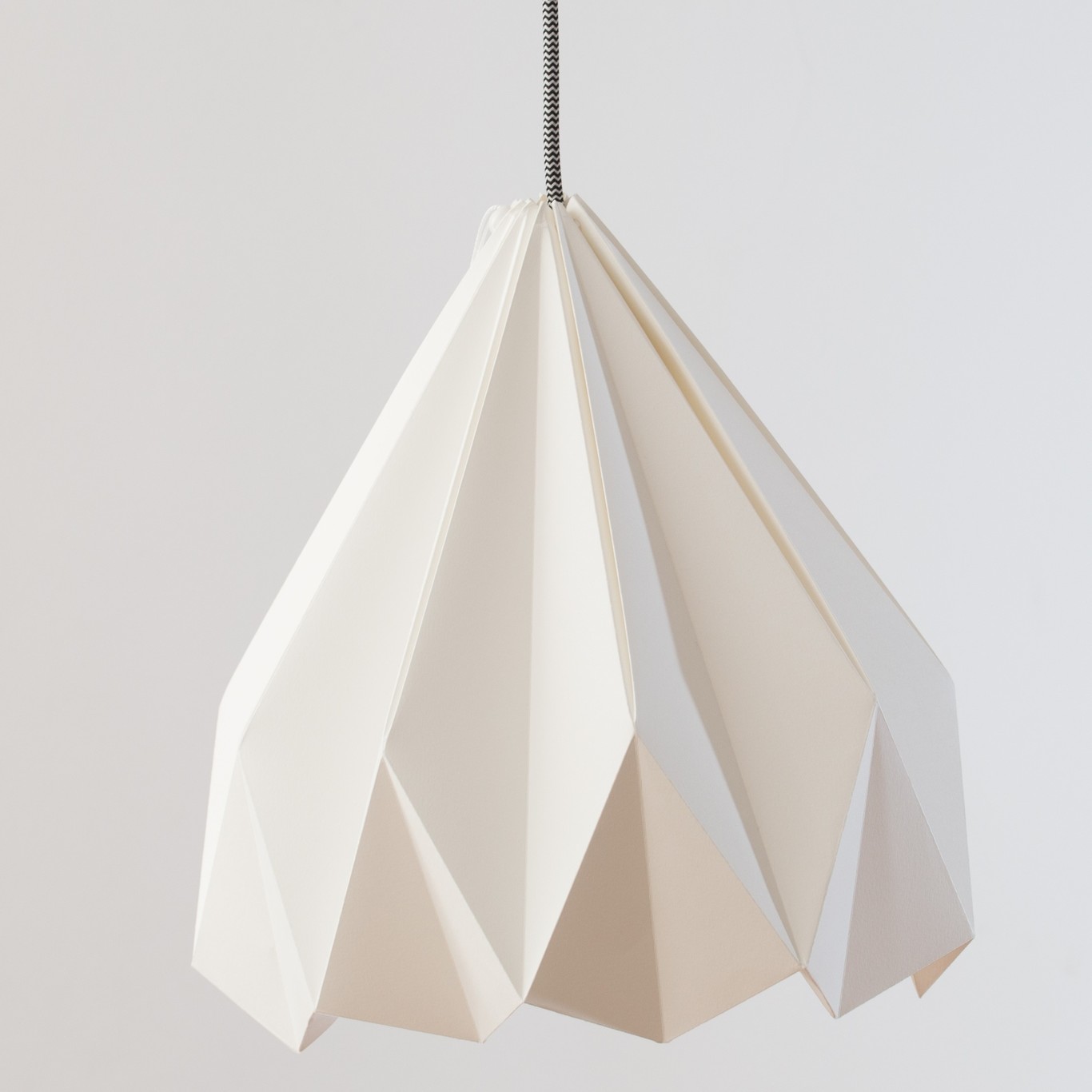 Lámparas de origami que enamoran tanto como los días de sol en invierno