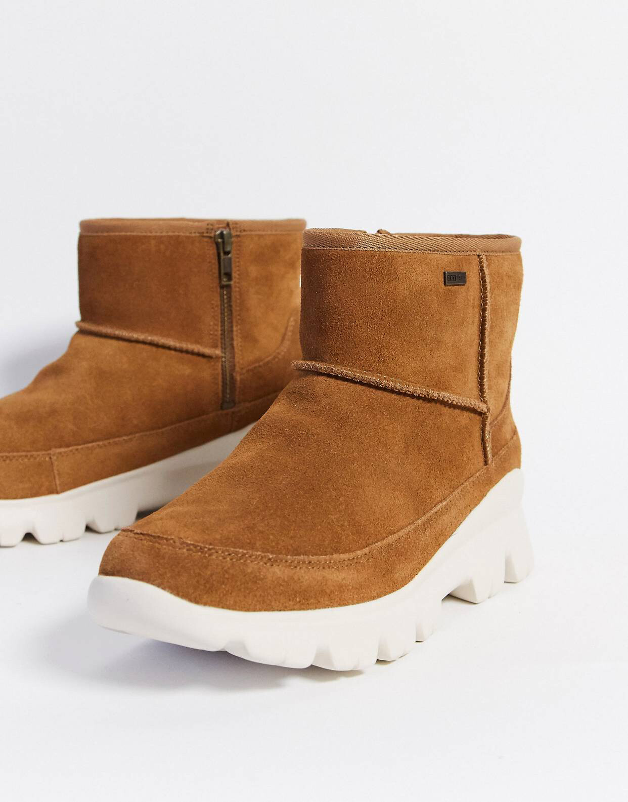 Estas botas UGG son lo más práctico para tener los pies calentitos ...