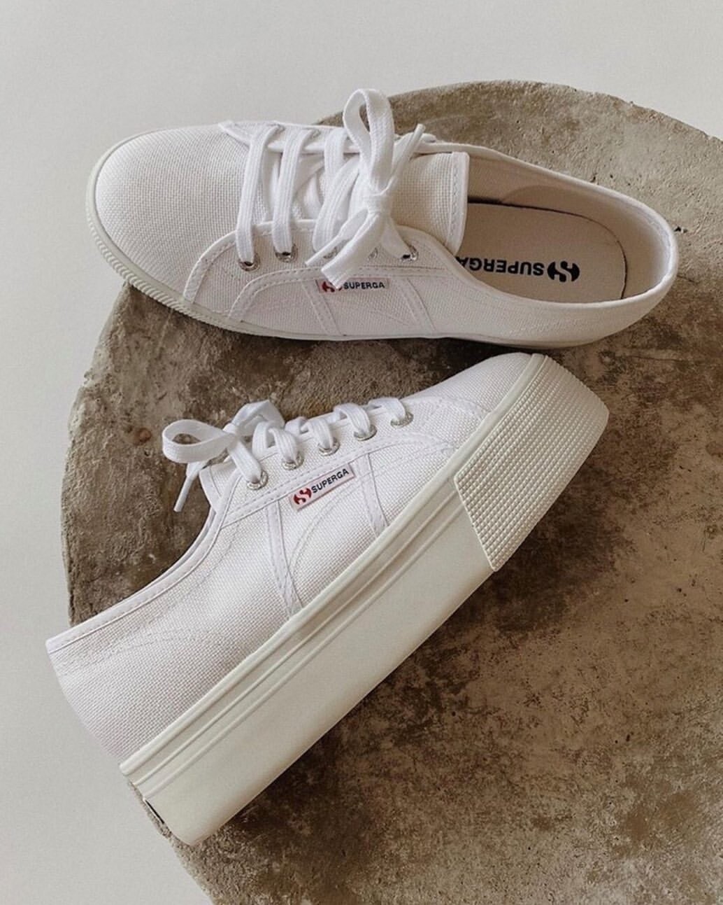 Ahora las firmas de zapatos UGG y Superga también se venden en las ...