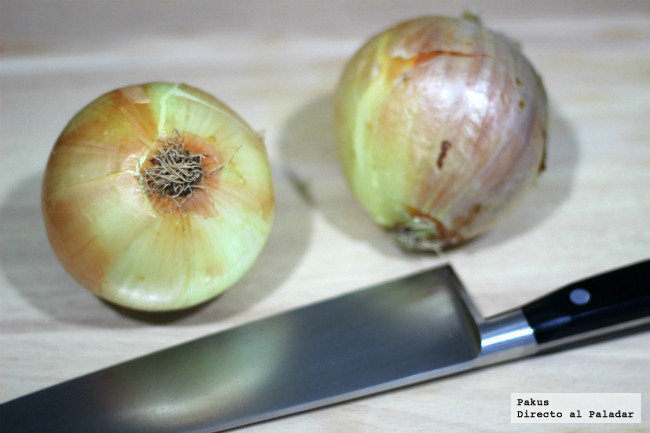 Cómo cortar o picar cebollas sin llorar. Truco de cocina