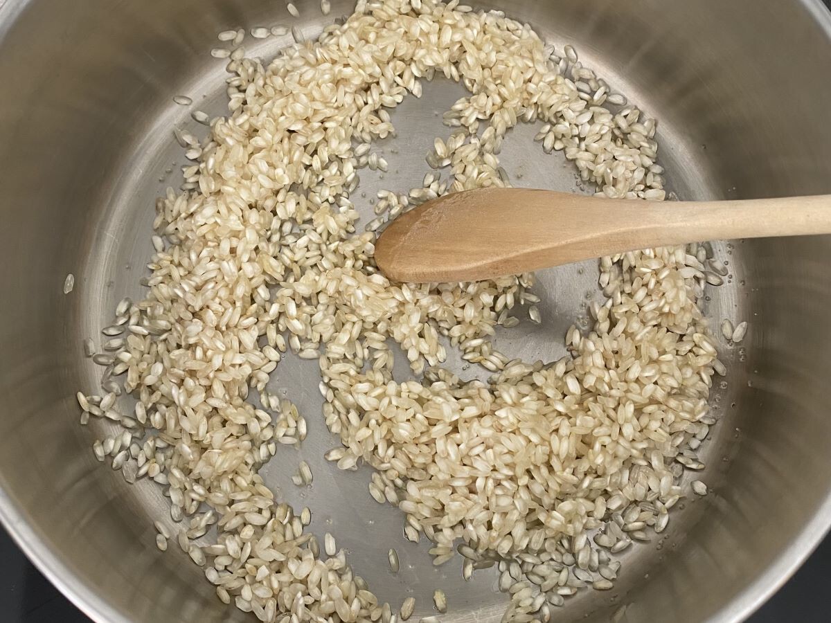 El debate de la paella que divide a valencianos y alicantinos: sofreír ...