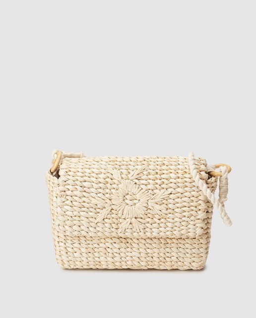 Bolsos de rafia que harán muy especiales tus looks de verano