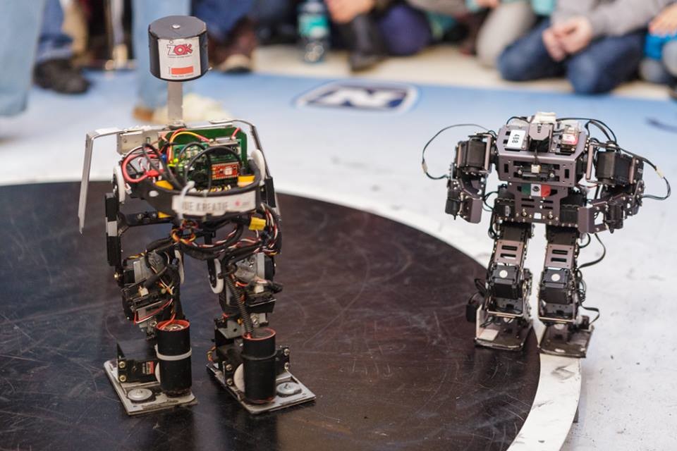 Equipo mexicano obtiene primer lugar en concurso internacional de robótica: RobotChallenge 2016
