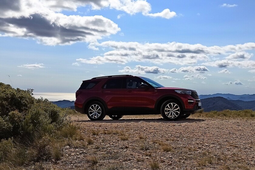 Prueba del Ford Explorer Híbrido 2020: un apabullante SUV con intenso ...