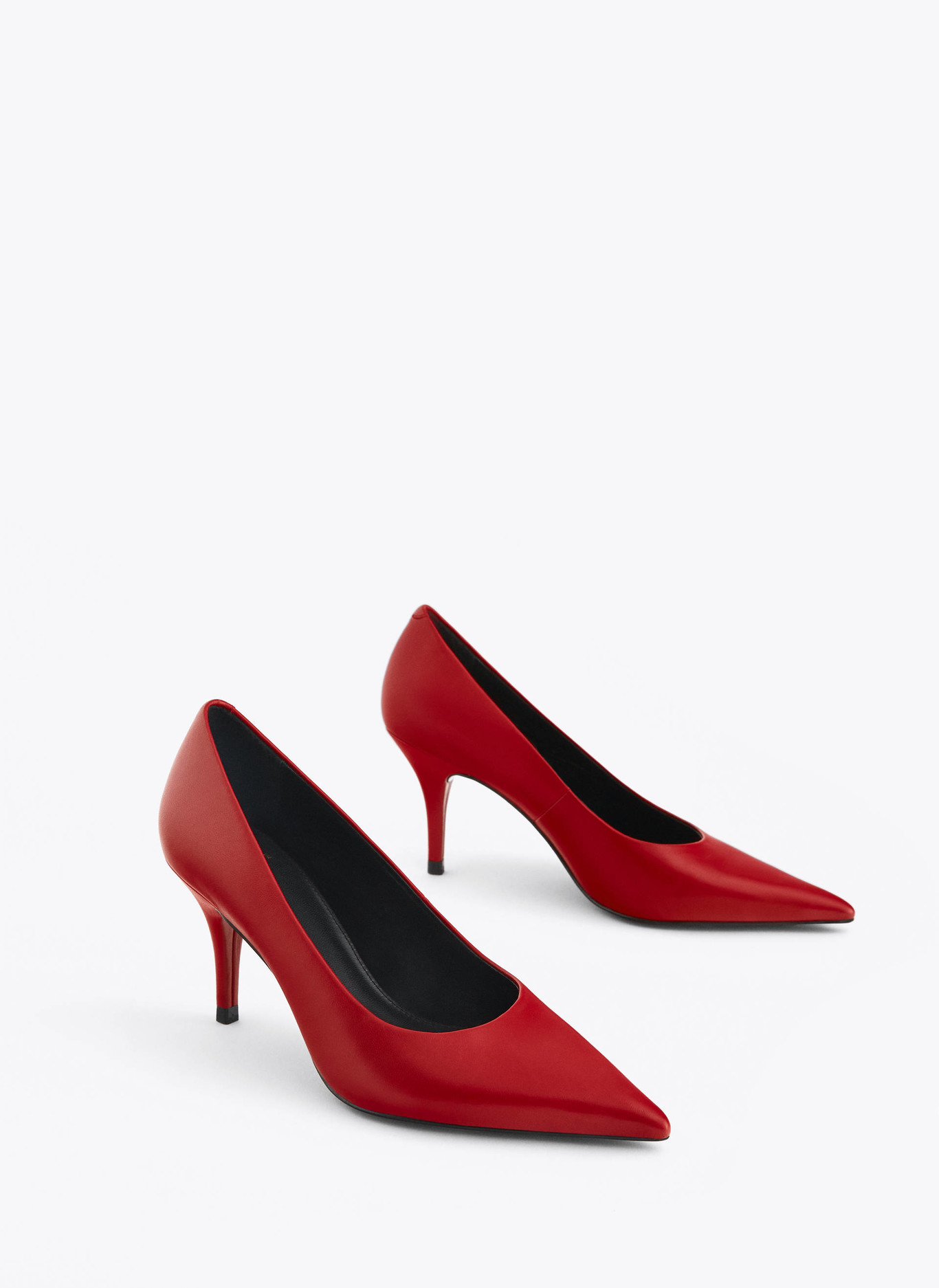 Nueve tacones rojos que serán el antídoto contra la sobriedad de los ...