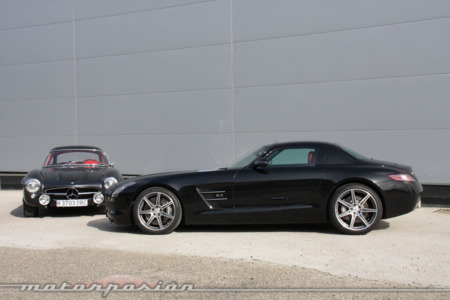Juntamos un Mercedes 300 SL y el Mercedes SLS AMG: cuando el abuelo ...