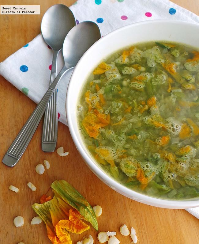 Sopa de chile poblano y flor de calabaza. Receta