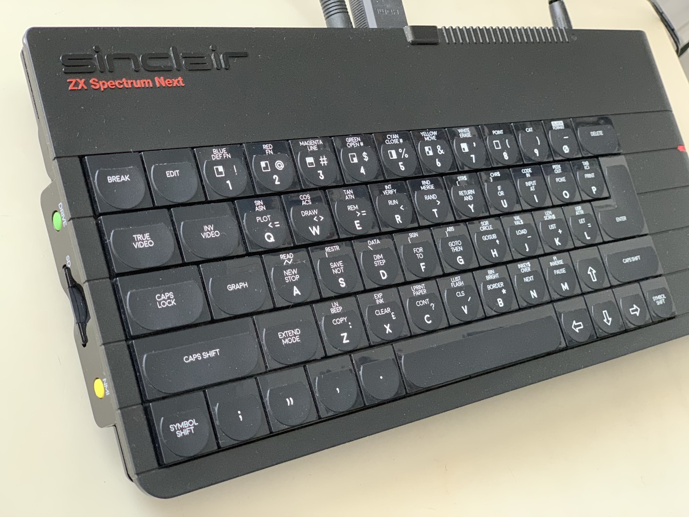 El ZX Spectrum Next es el dispositivo "revival" definitivo: lo he ...
