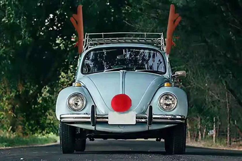 La moda de poner cuernos de reno en el coche parece divertida pero te ...