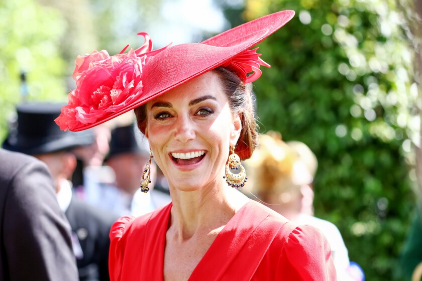 Kate Middleton ha sido la última en lucir el vestido favorito de las ...